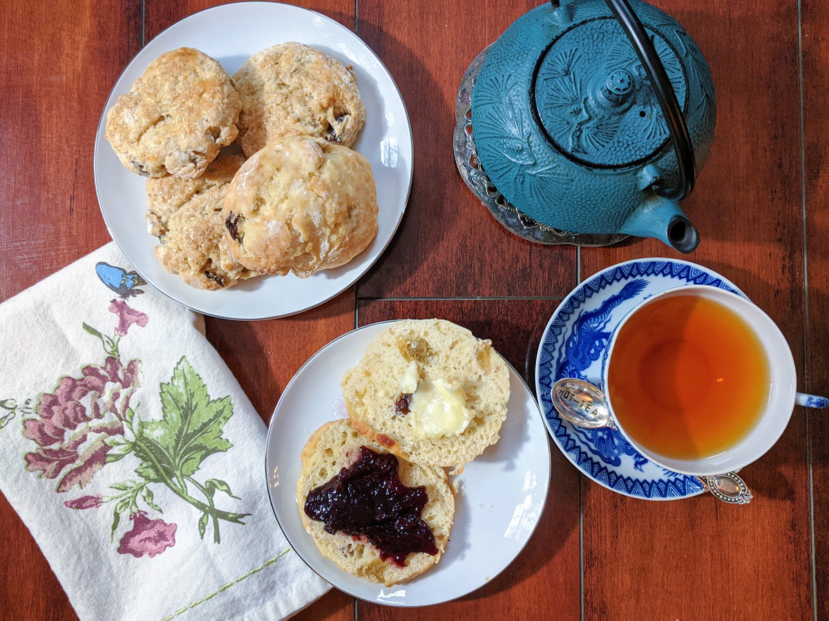 How to Bake a Classic Raisin Scone Recipe – Plum Deluxe Tea