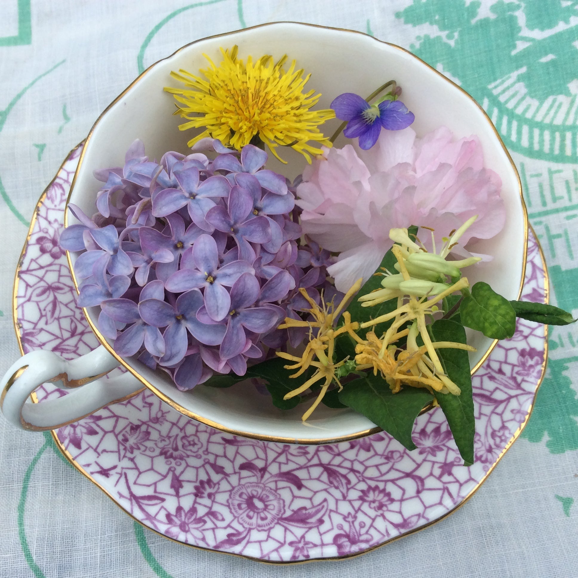 Tea Gifts for Mom: 20+ Mother's Day Tea Gifts She's Going to Love ...